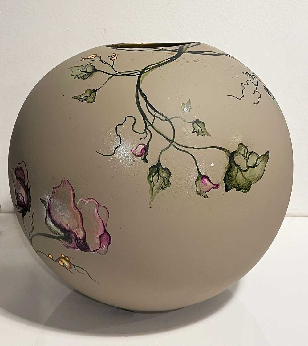 Vase 30 cm. grå håndmalet glasvase